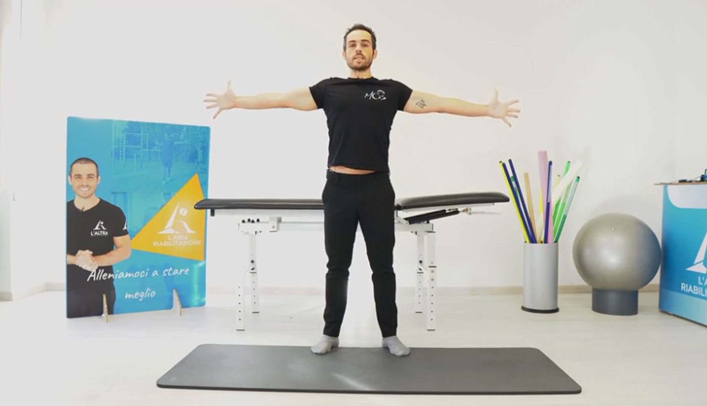 4 esercizi per la problematica delle spalle curve - Video